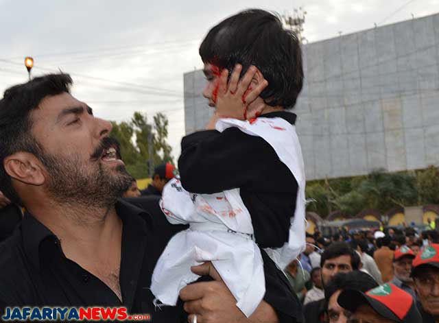 Pakistan: Thousands perform Zanjeer & Qama Zani to express their ...